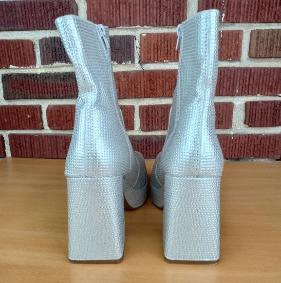 MIA | Shoes | Nwt Mia Iva Silver Rhinestone Chunky Heel Retro Platform ...